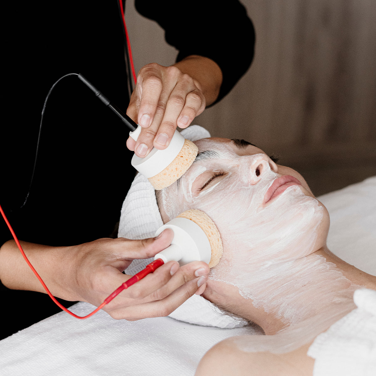 ELECTRIC FACIAL CON ALESSANDRO – ShopBSociety